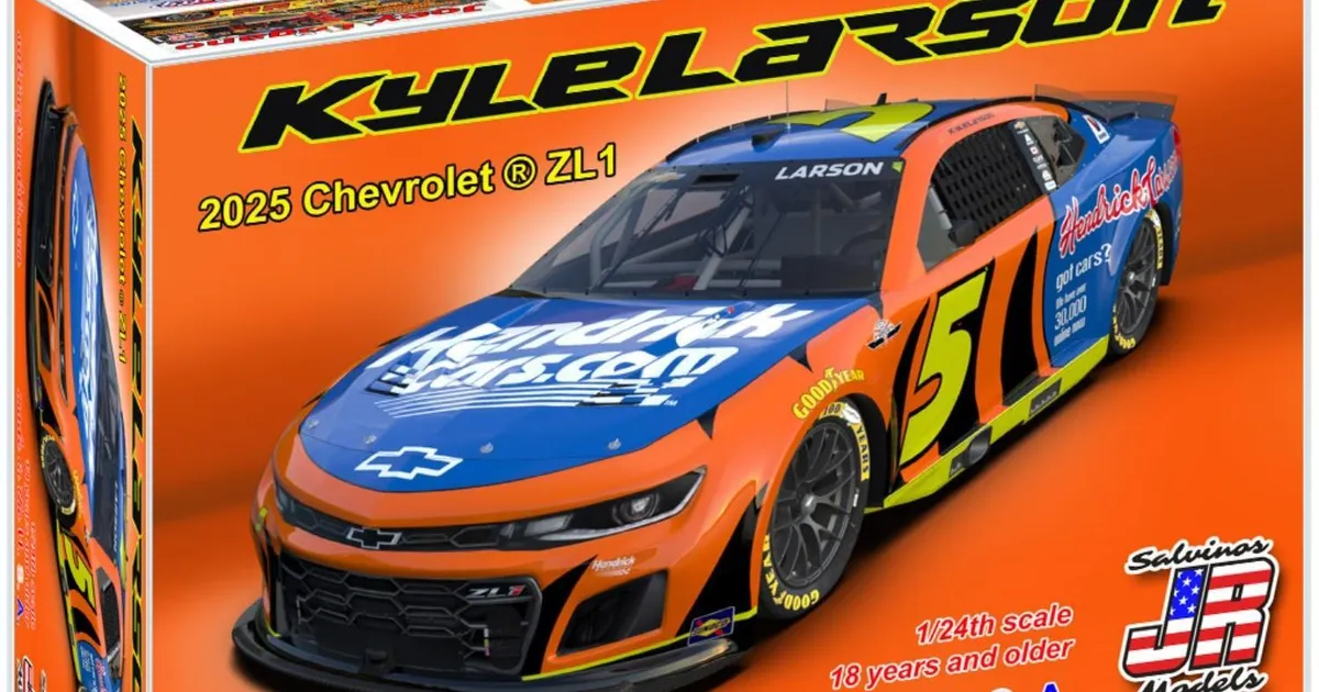 Hendrick Motorsports Kyle Larson #5 2025 HendrickCars.com Throwback 1: ...