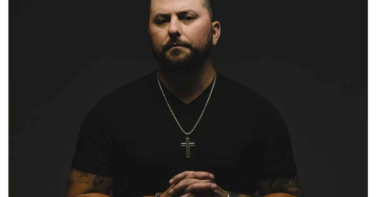 Tyler Farr Close Up 8x10